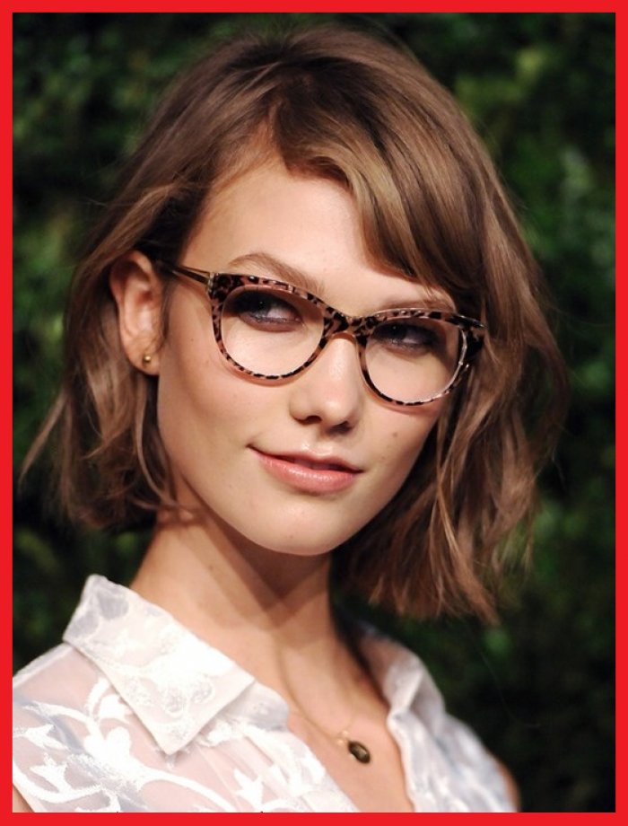 Stilvolle Bob Frisuren Mittellang Mit Brille Bild