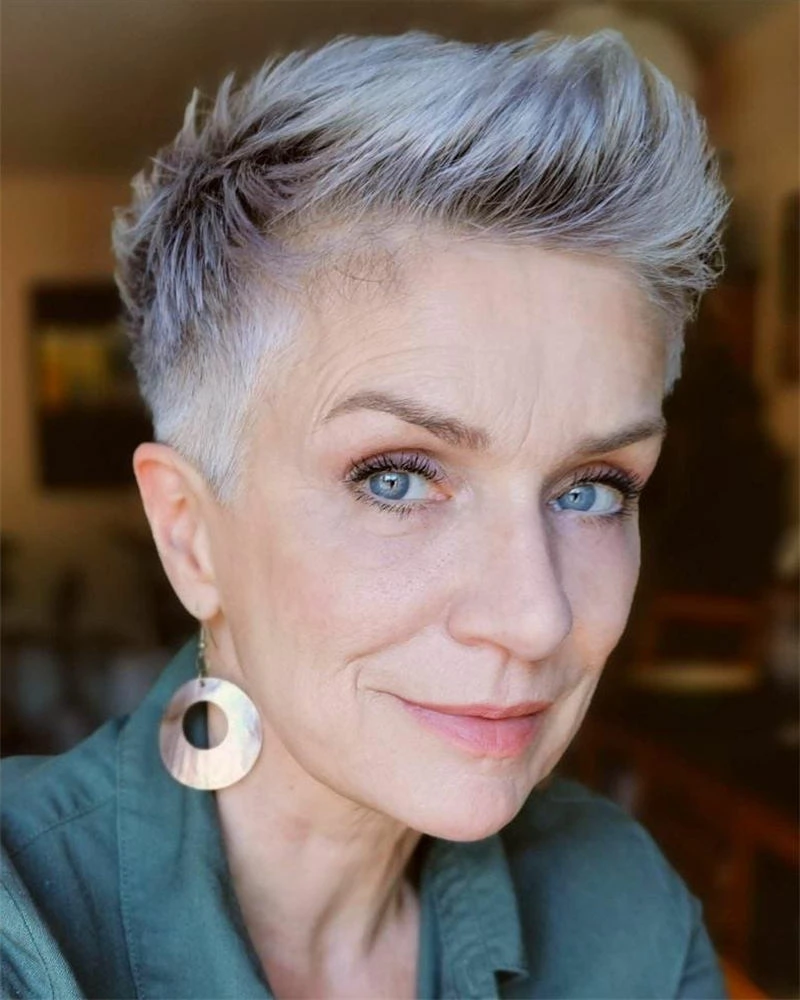 Pixie Cut Altere Frauen
